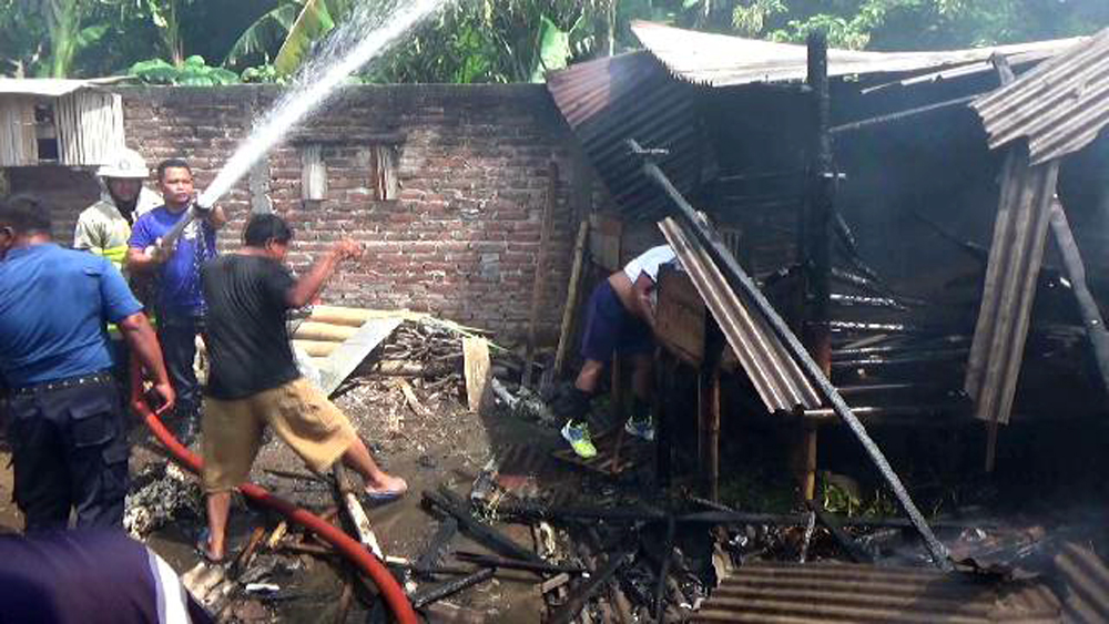 Dua Rumah Terbakar, Ini sebabnya - Suara Kumandang Indonesia